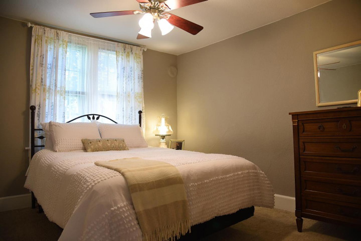 Cozy Home Near All Milwaukee Attractions - Wauwatosa, WI