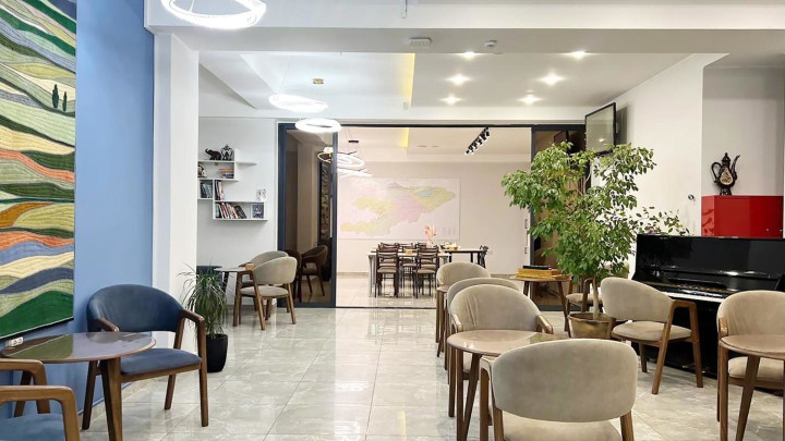 Compass Hostel - Bishkek