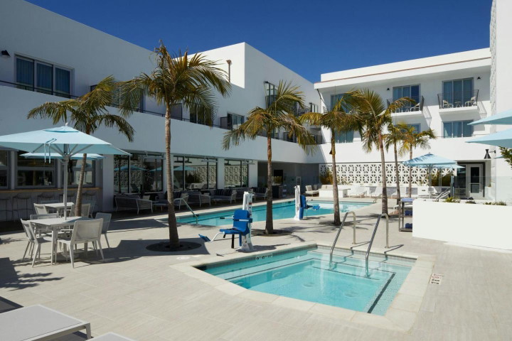 Courtyard By Marriott Santa Barbara Downtown - Santa Barbara, CA
