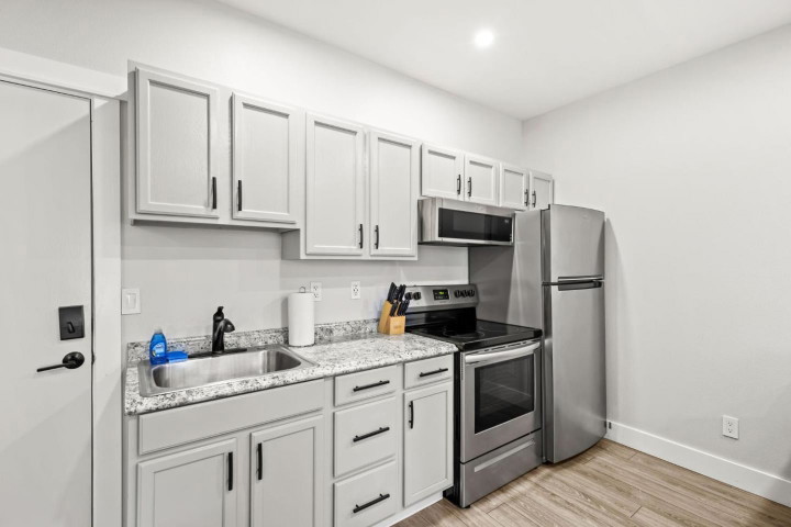Downtown One Bedroom Apartment Fully Furnished - Great Falls, MT