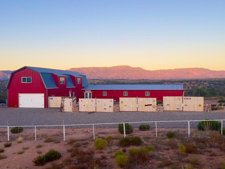 Blue Cow Guest Farm - Cottonwood, AZ