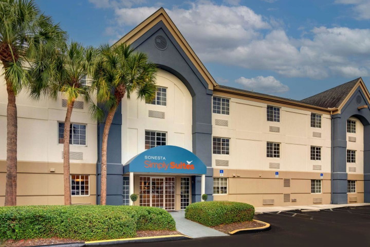 Sonesta Simply Suites Miami Airport Doral - Miami Springs, FL
