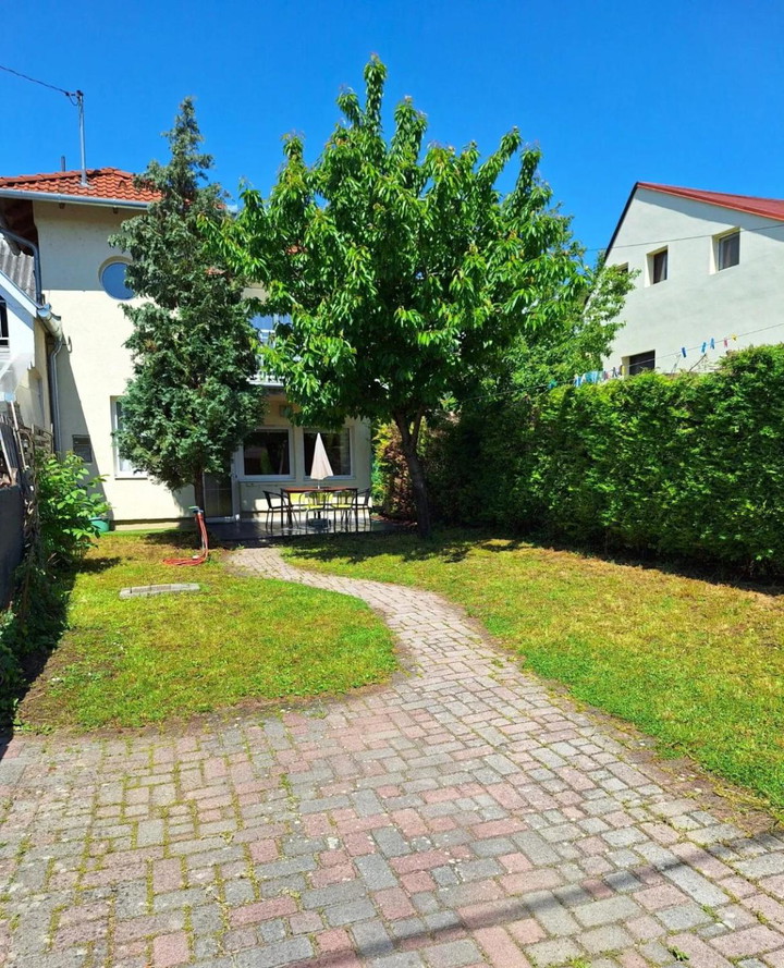 Ambrus Apartman - Balatonalmádi