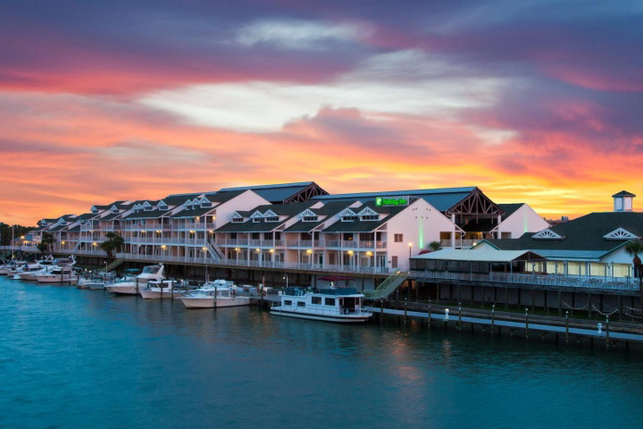 Holiday Inn & Suites Clearwater Beach S-harbourside - Indian Rocks Beach, FL