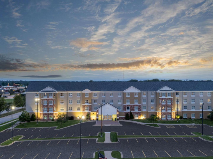 Homewood Suites By Hilton Cedar Rapids-north - Cedar Rapids, IA