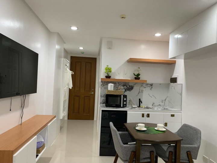 Givande Studio Unit At One Pontefino - Batangas