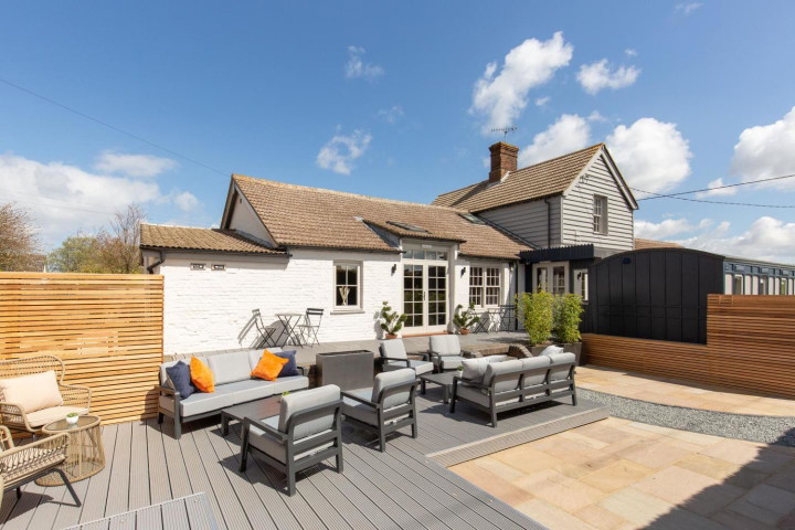 The Railway Hotel By Barefoot Retreats - Burnham Market