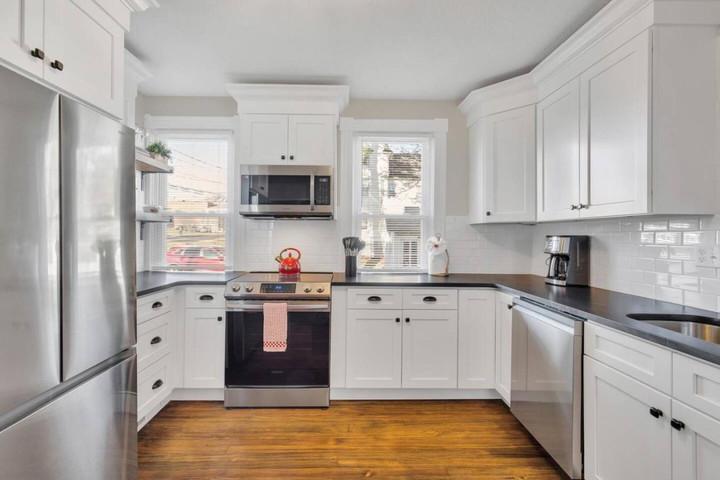 Prime West Hartford Center: Timeless Charm - Hartford, CT