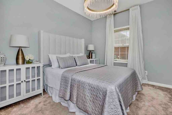 Private Suite In Upscale Neighborhood - Huntsville, AL