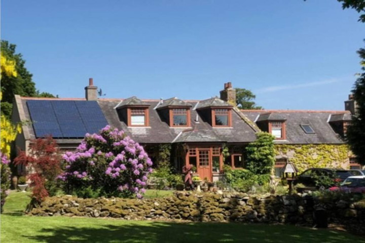 Serene Countryside Home With Manicured Gardens - Stonehaven