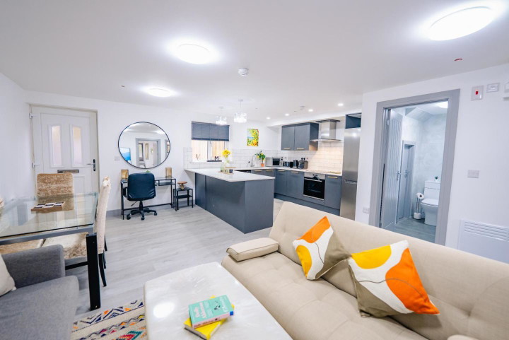 2 Bedroom 2 Bathroom Luxury Apartment - Fast Wifi & Free Parking - Cardiff
