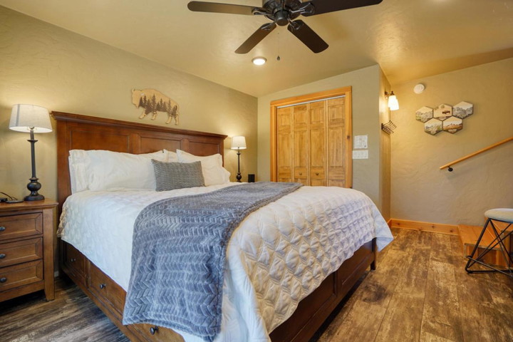 Luxury Getaway Near Mineral Spa - Ponderosa Cabin - Hot Springs, SD