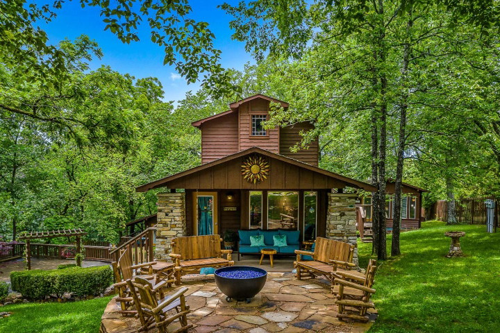 The Woods Cabins - Eureka Springs, AR