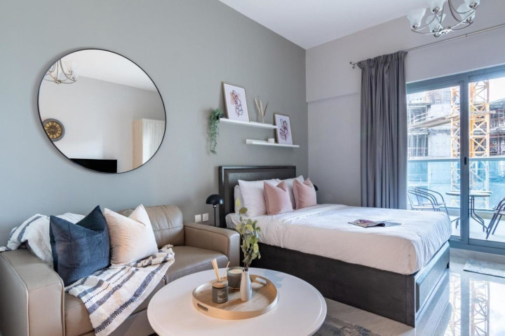 Guestready - Studio | Balcony-canal View - Dubai
