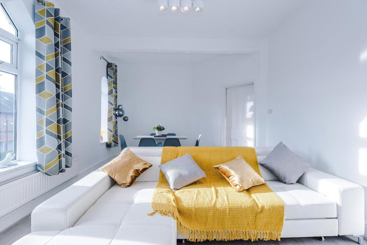 Stylish 4-bed Home In Altrincham - Knutsford