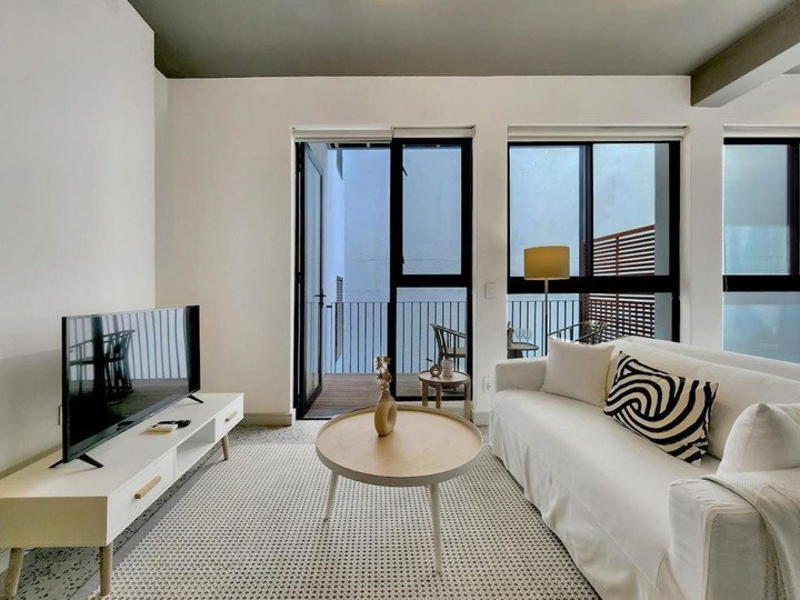 Worker Bee Home In The City - Le cap
