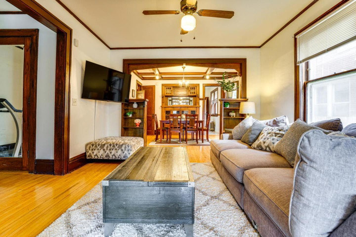 4 Mi To U Of M! Ideal Minneapolis Home Base - Plymouth, MN