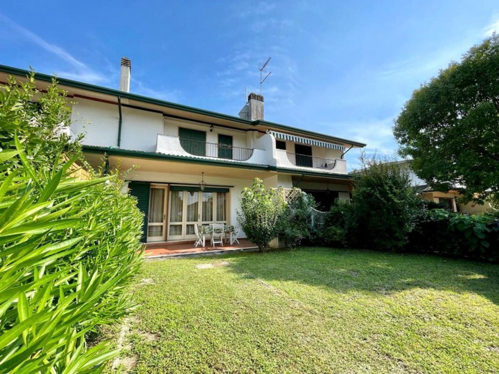 Lovely Villa With A Private Garden - Caorle