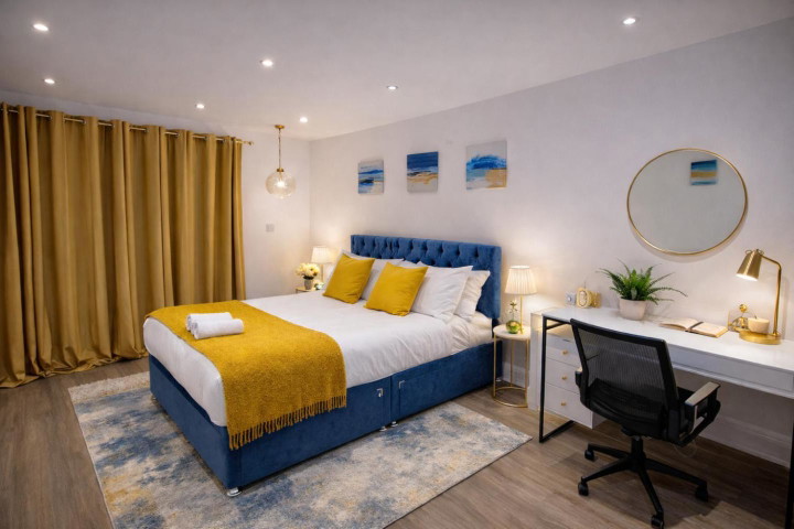 Amazing 3 Bedroom Flat With Garden - London