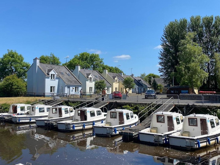 Leitrim Quay - Riverside Cottage 1 - Leinster