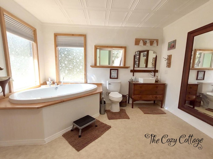 Cozy Cottage - California