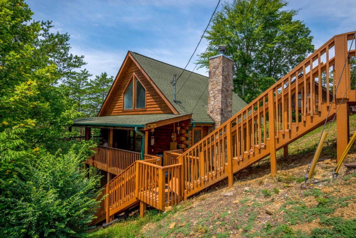 ‘The Dreamer's Nest’ Sevierville Cabin W/ Hot Tub! - Sevierville, TN