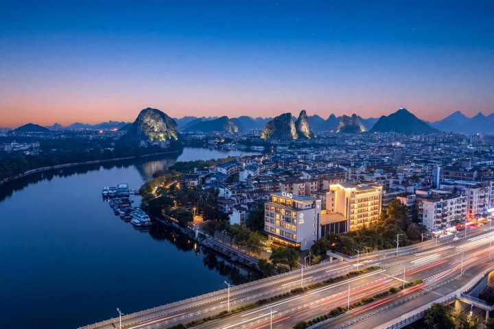 Rivervista Li-river Resort Guilin- Ciao-panoramic Skyterrace & Surrounding Karstmountain Views &Steps From Li-river - Guilin