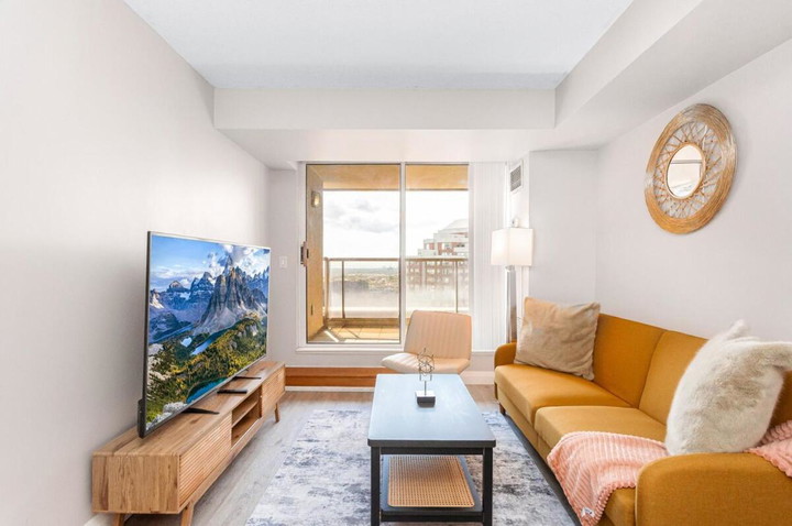 Skyview 2br Plus Den Stunning Views Steps To Sq1 Mall - Mississauga
