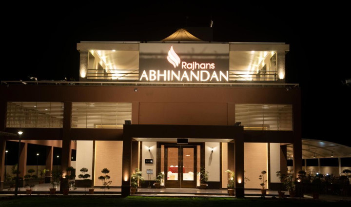Hotel Rajhans Abhinandan - Bhopal