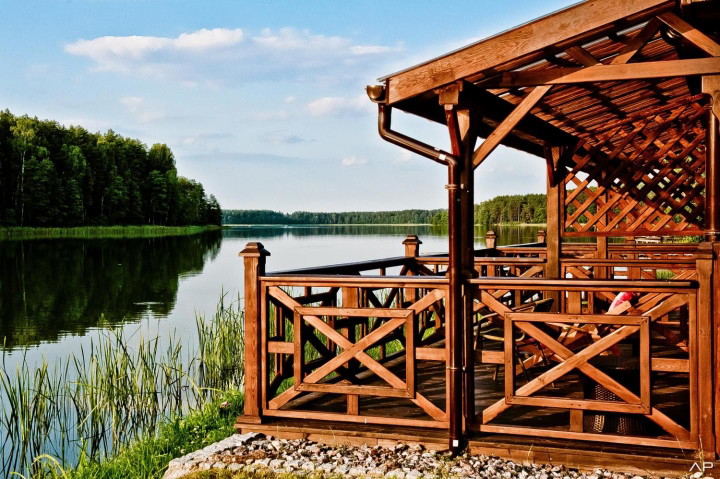 Domki Mazurskie W Ogrodach Złotej ŁAni Wiartel - Klimatyczne Apartamenty I Pokoje Widokowe - Poland