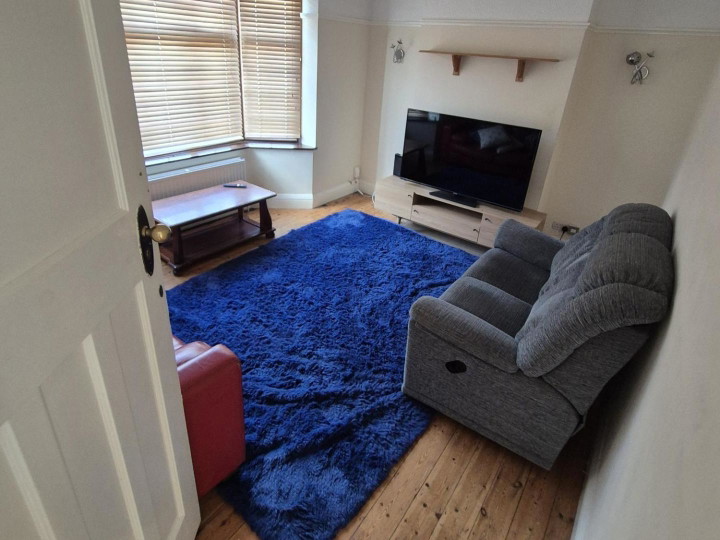 Modern 4-bed Reading Home | Fast Wi-fi & Garden - Henley-on-Thames