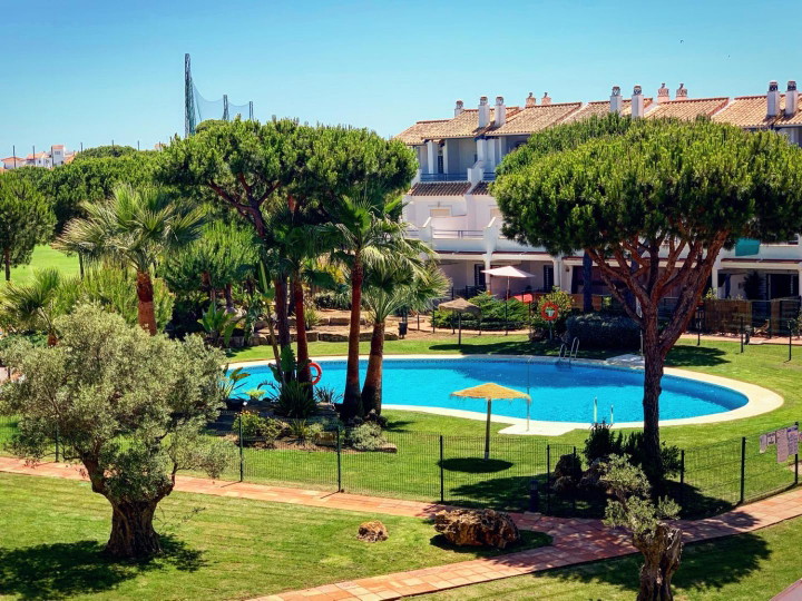 Fantastic 3-bedroom Holiday Home Including Tennis And Pool Near Golf Course - Huelva