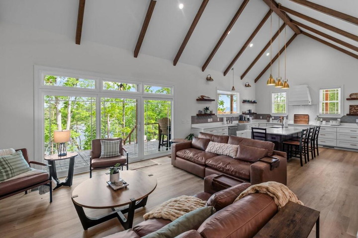 Peaceful Lakehouse - Relax & Recharge - Pet Friendly - Denton, NC