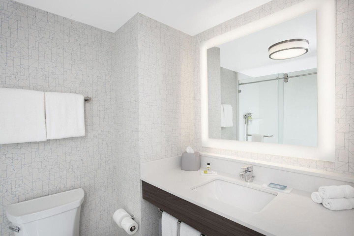 Holiday Inn Express Hotel & Suites Ottawa Airport By Ihg - Ottawa