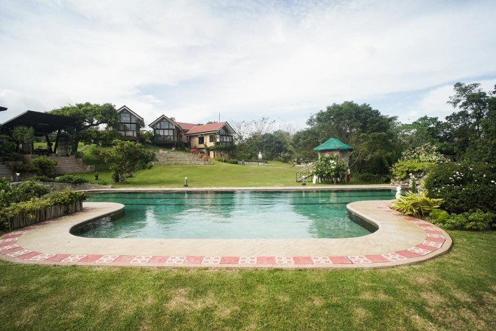 Tagaytay Foothills Cherimoya Estate - Calamba
