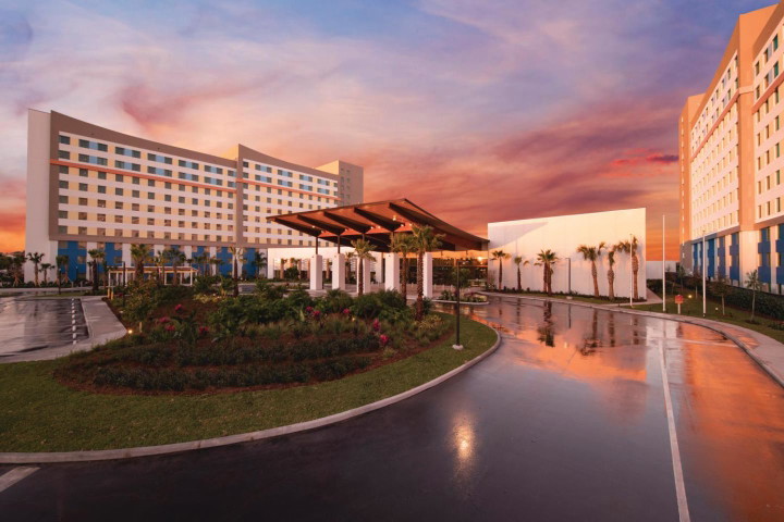 Universal’s Endless Summer Resort – Dockside Inn And Suites - Orlando, FL