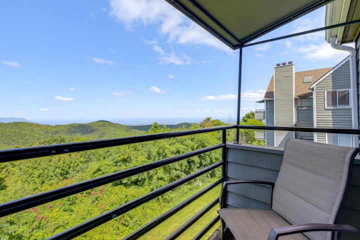 2 Mi To Ober Mountain: Gatlinburg Condo W/ Balcony - Tennessee