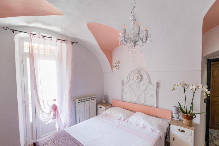 Dussaiga - Camera Delle Rose - Bordighera