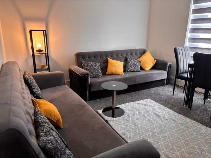 1br Sleeps Four King Bed Airport Amp; City Nearby - Manchester