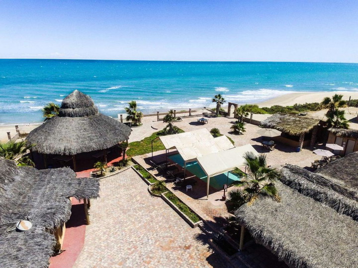 Giant Beachfront House - Sonora