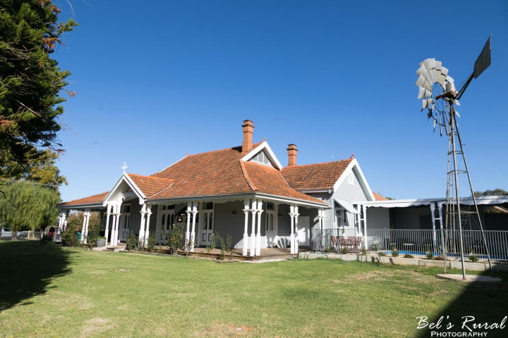 The Convent Boutique Accommodation Plus Short Stay Holiday Homes - Hay
