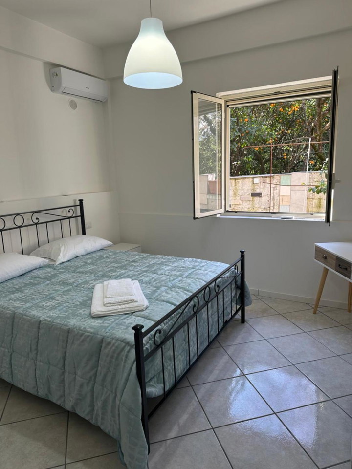 In Famiglia Rooms For Pompei, Amalfi, Sorrento, Napoli E Salerno - Maiori