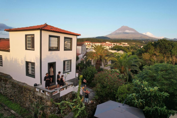 Loving Strangers Hostel - Açores
