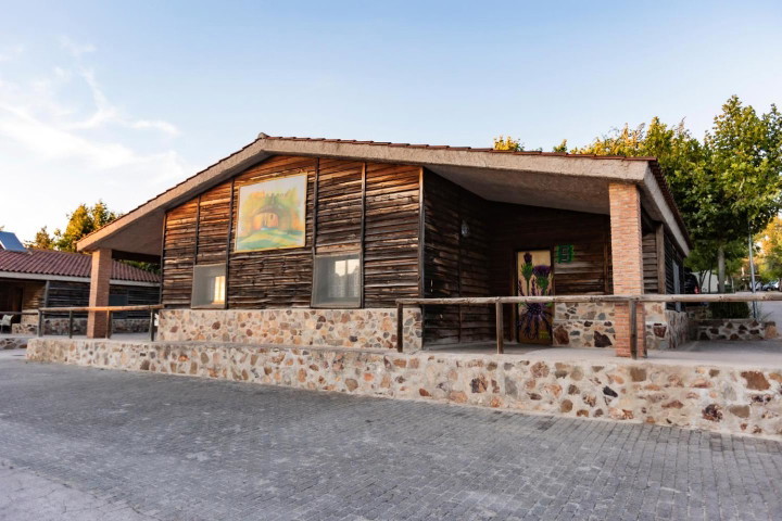 Hostal - Bungalows Camping Cáceres - Cáceres‎