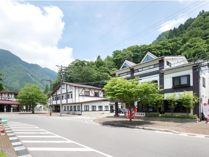 Tateyama Kurobe Alpine Route Senjuso 立山黒部アルペンルート千寿荘 - Toyama, Japan