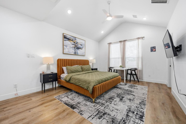 The Right Studio @ East Downtown - Houston, TX