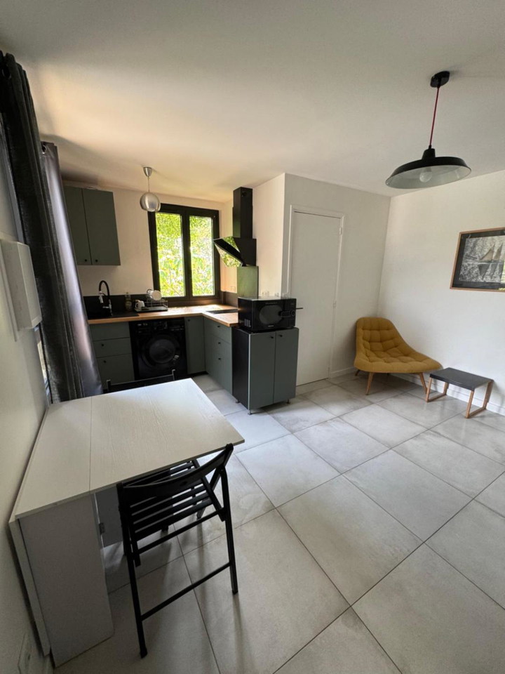 Small House In Sèvres - Sèvres