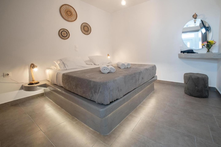 Litmus - Santorini