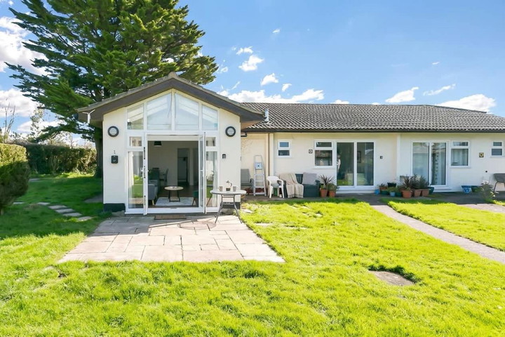Spacious 2bed Chalet Near Sidmouth - Sleeps 5 - Honiton