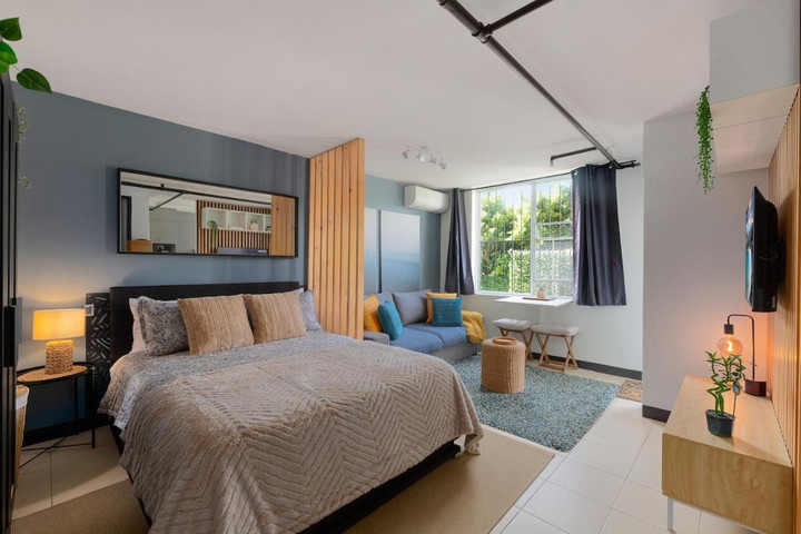 Bondi Beach Studio, Private Patio, Parking, Air Con - Manly